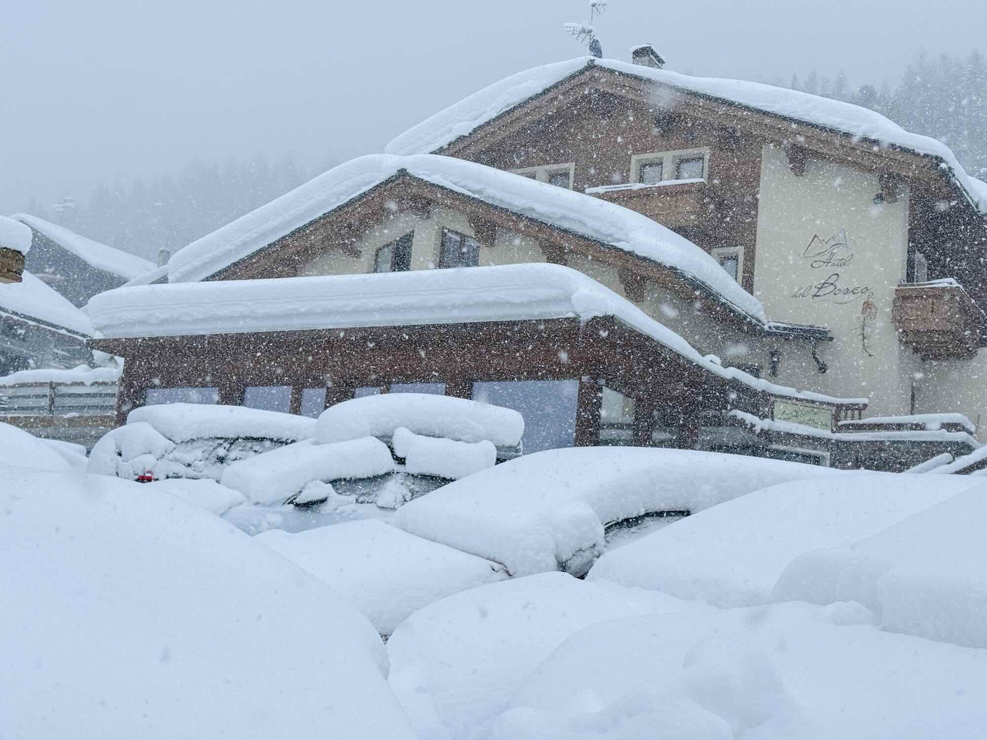 Wer ist Frau Holle? Die winterliche Legende hinter dem...