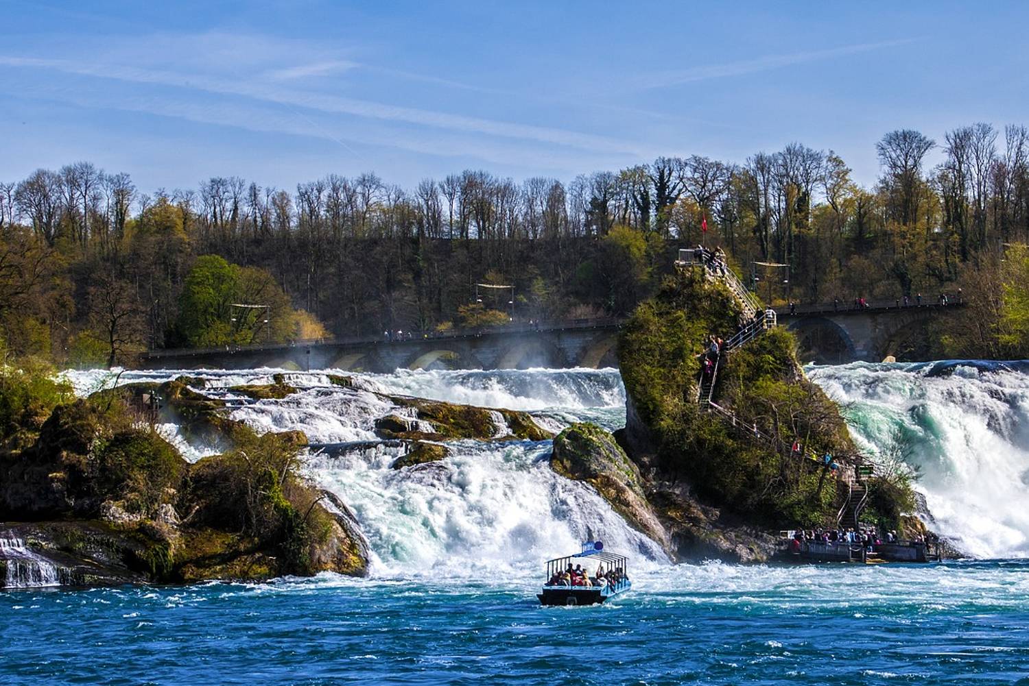 Rheinfall Schaffhausen: Der größte Wasserfall in Europa