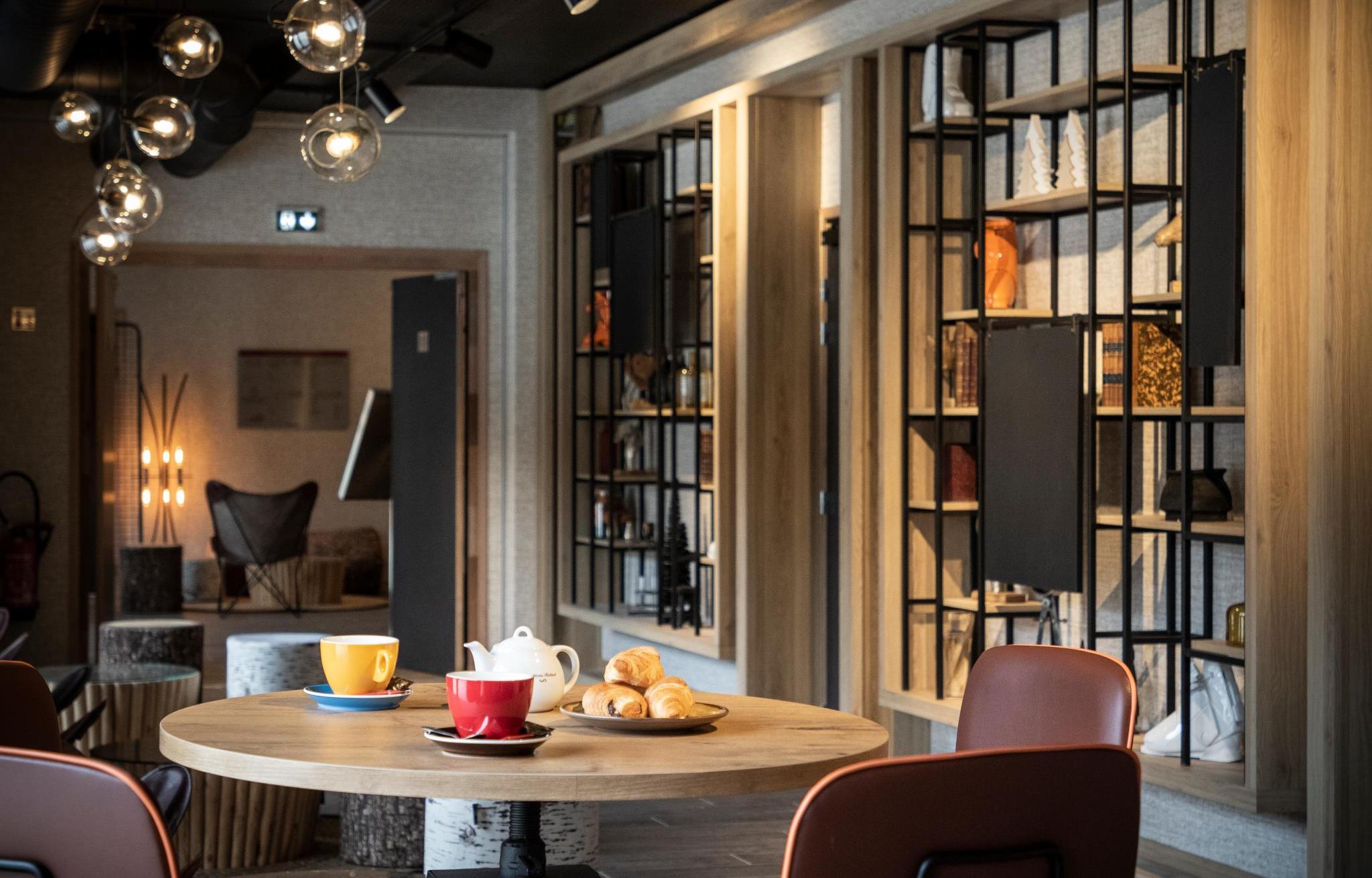 Base Camp Lodge Hotel