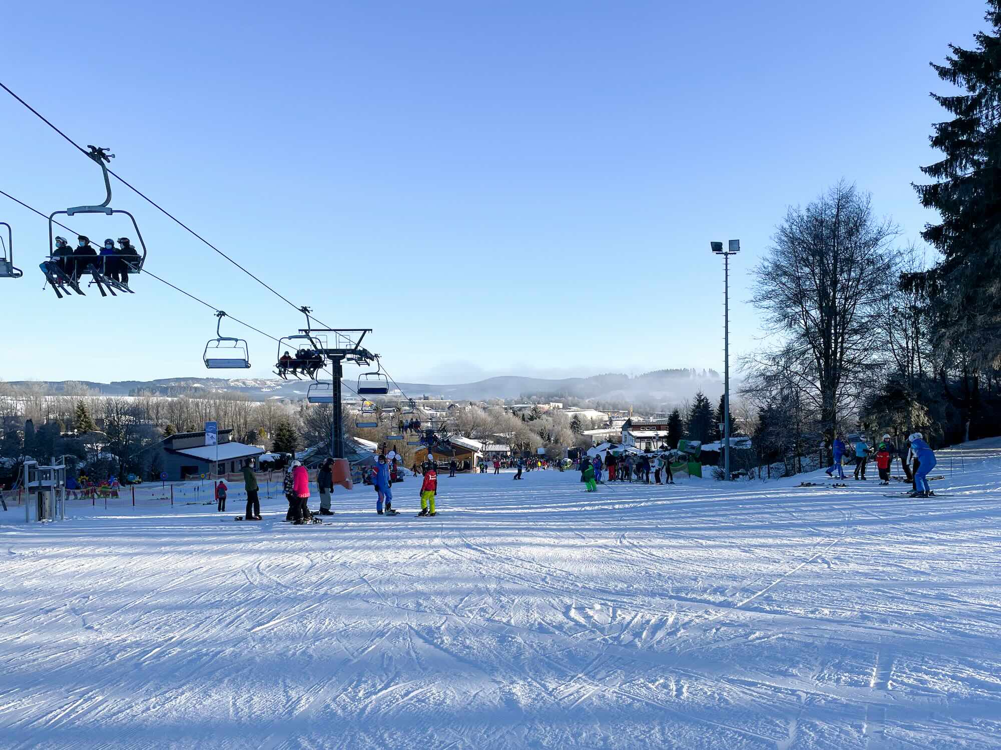 Skifahren in Deutschland: Diese Skigebiete sind 2026 a...