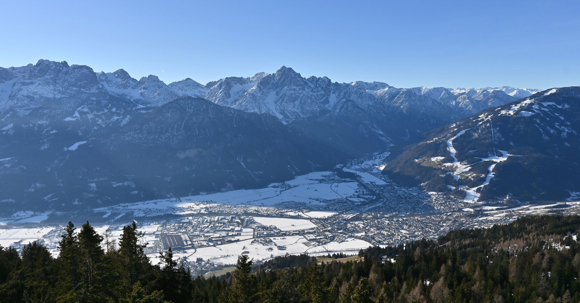 Alpine weather: weather maps show fresh snow