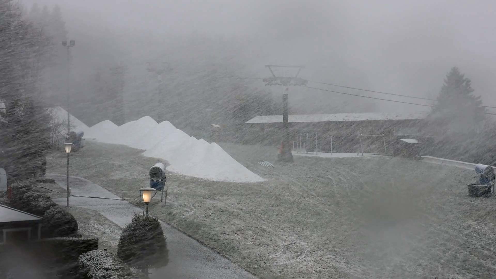 Wintereinbruch in Winterberg: Die ersten Flocken sind da!